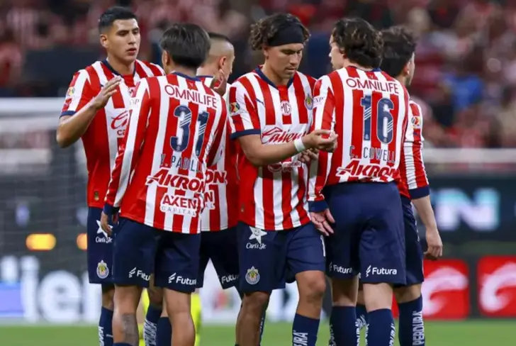 Limpia en Chivas, los tres jugadores que saldrían tras la eliminación ...