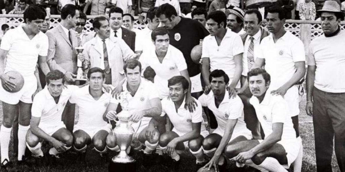 ¿Con qué alineación Cruz Azul conquistó su primer título de la ...