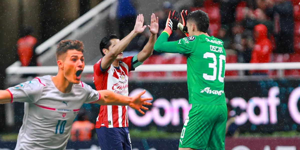 En pleno Chivas vs Forge, el 10 de República Checa que llegaría a Verde ...