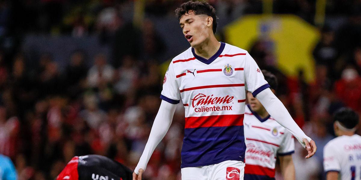 Chivas retiene a Orozco Chiquete, uno de 19 años va a Europa