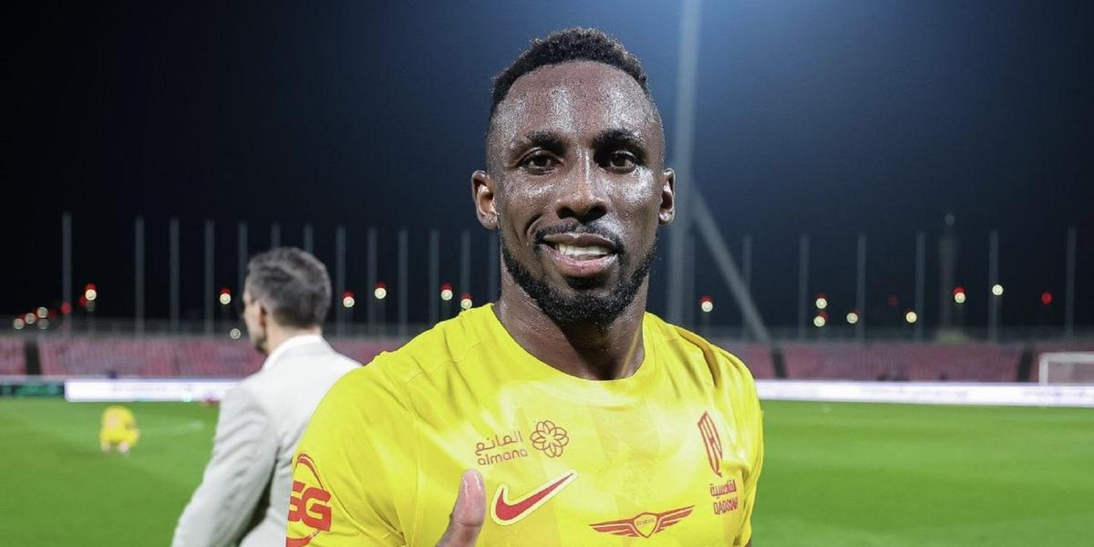 VIDEO l El golazo de Julián Quiñones que lo pone a dos de Benzemá en la ...